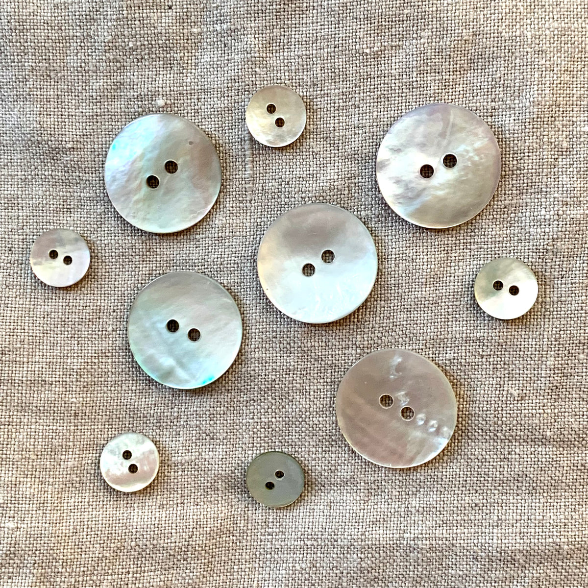 Agoya Shell Classic Button — Loop Knitting