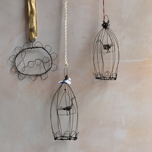 Building A Wire Bird Cage Pot Plants In An Old White Wire Bird Cage