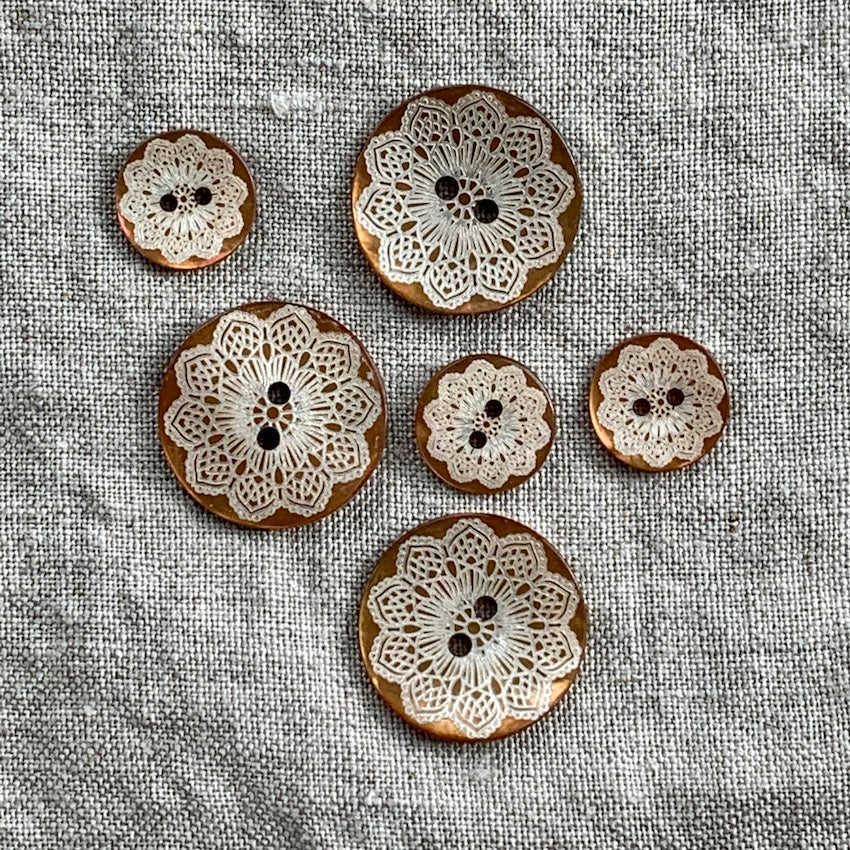 Cinnamon Shell Button — Loop Knitting