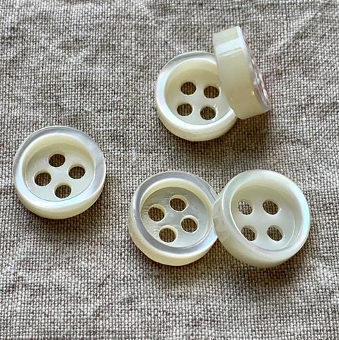 Deep Troca Shell Button — Loop Knitting
